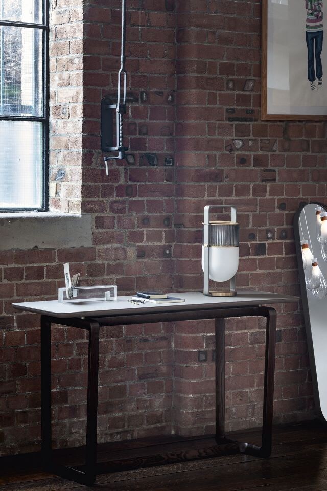 Xi | table lamp